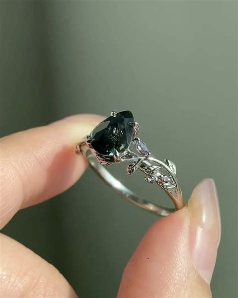 Halghesetshams ‎با جواهری شربیانی خاص بدرخشید 💫💫 Sharabyanigold وزن4گرم نگینزیرکونیوم