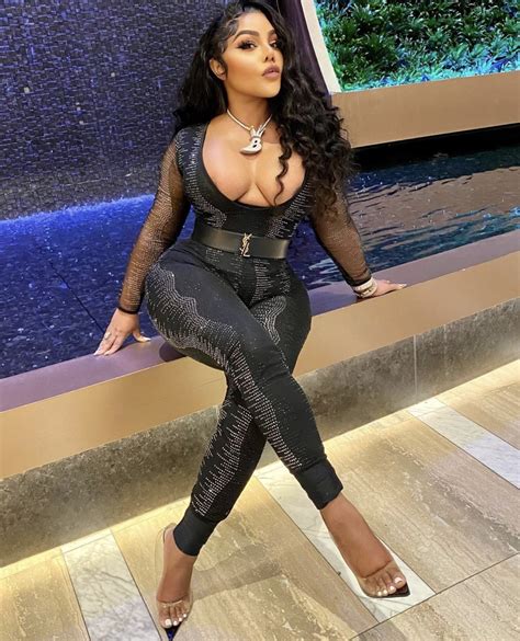 Lil Kim Says Pre Sales For Her Forthcoming Memoir Is Surpassing The