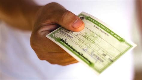 Um mês para o fim do prazo como tirar ou transferir título de eleitor