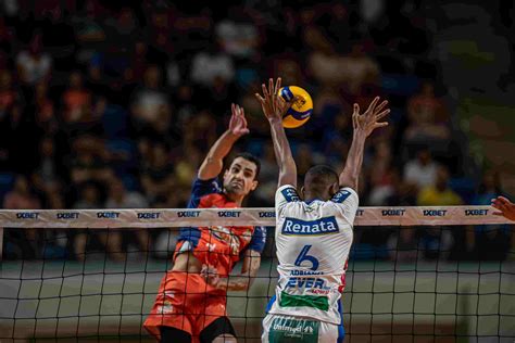 São José joga muito e vence o Vôlei Renata na abertura dos playoffs