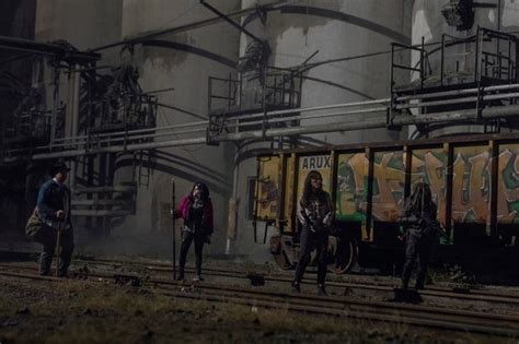 The Walking Dead Season 10 Finale Introduces Commonwealth Soldiers Business Insider