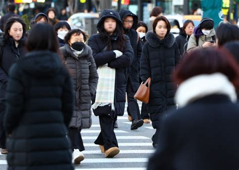 평년 기온 회복하는 일요일충남·전라·제주 비 또는 눈 내일날씨 파이낸셜뉴스