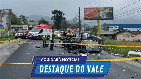 Mulher Morre Em Grave Acidente Entre Dois Carros E Um Caminhão