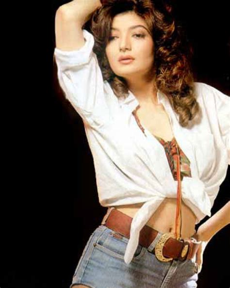 Sonu Walia Photos Latest Hd Images Pictures Stills And Pics Filmibeat