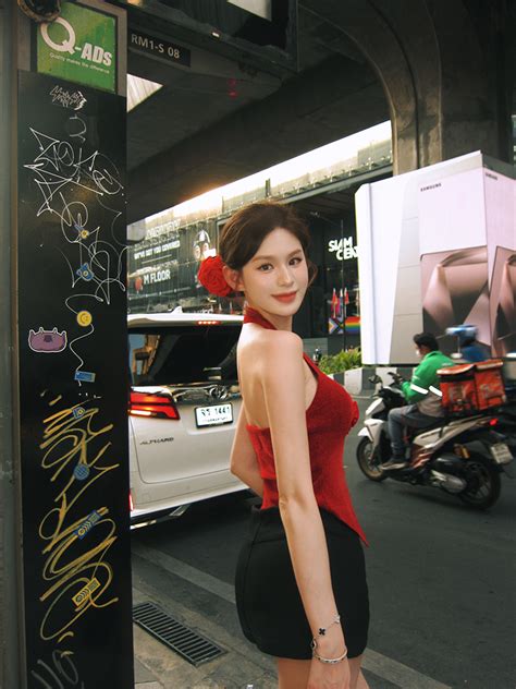 Red Knitted Halter Camisole Women 2024 Summer New Style Hot Girl Three