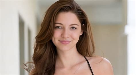 Elena Safavi Actress Age Biography Height Weight Wiki Career