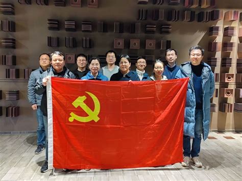 弘扬爱国精神 砥砺奋斗意志