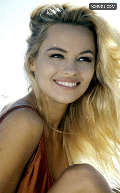 Pamela Anderson Sexy Poses Her Banging Body In Various Sizzling Swimsuits For The Baywatch