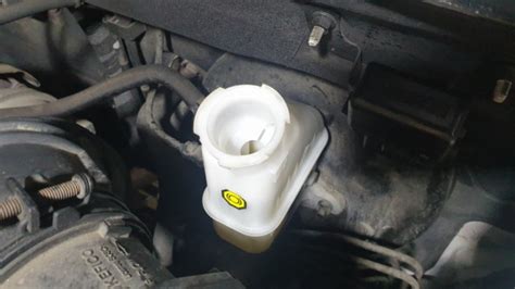 기아차 쏘렌토r 브레이크페달깊숙히들어감브레이크오일교체바닥까지페달답력유격변동떨림abs모듈공기빼기hcu에어빼기dot4rvsuv브레이크라인세정제무상