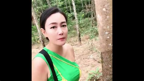 自驾游 来到了 云南边境的 小山村里 遇到了一位 长得好漂亮的 大龄剩女 农村生活 记录真实生活真实生活2024 西助农行 农村生活
