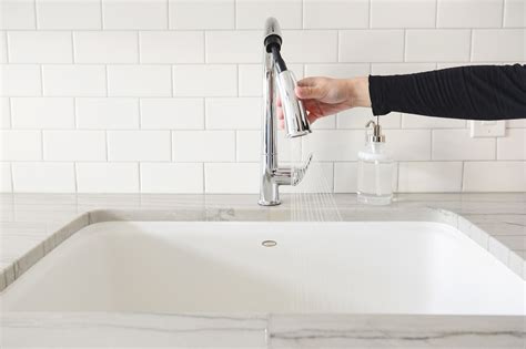 How To Clean A White Enamel Sink Safely And Naturally Yellow Brick Home