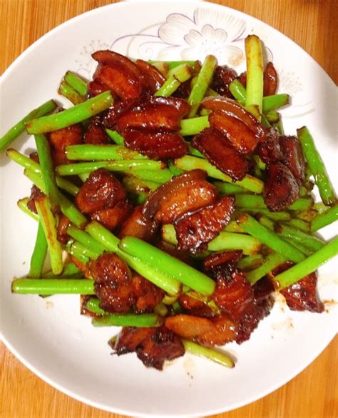 【蒜苗（蒜苔）炒肉的做法步骤图，怎么做好吃】linda豆豆下厨房