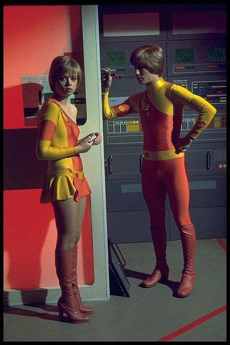New Lost In Space Stirs Memories Of Campy Cult Classic Artofit