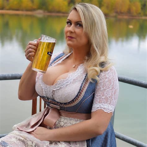 Pin On Curvy Blond