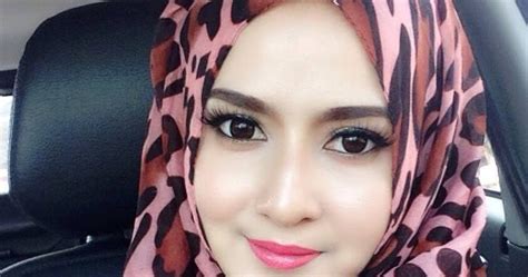 Gadis Melayu Comel Malaysian Baju Kurung