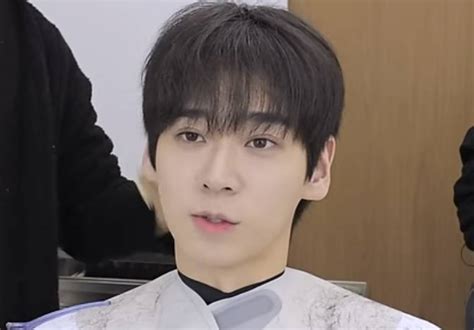 [잡담] 핱시 신민규 귀모양 신기하게 생겻다 인스티즈 Instiz 일상 카테고리
