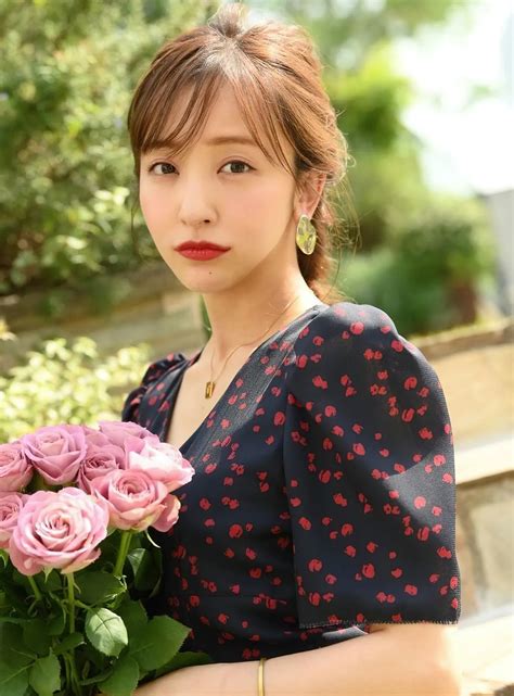 【板野友美の高画質エロ画像99枚】元akb48ともちんのスレンダー水着グラビア＆自撮り│エロ画像まとめエロトック