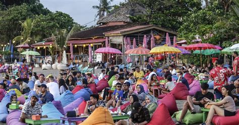 Tourists Not Affected By Indonesias New Sex Law Says Official Pulse