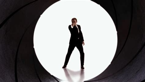 12 Things You Learn Rewatching Quantum Of Solace Page 13