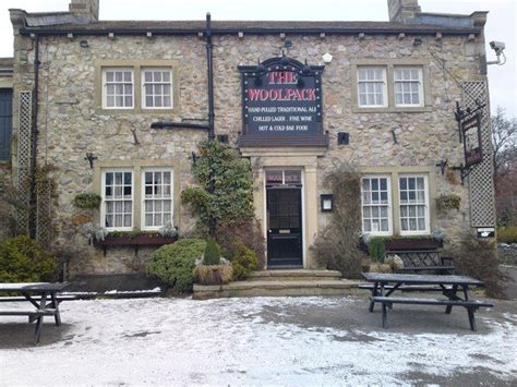 Emmerdales Woolpack The Local Pub In Emmerdale Village Old Pub