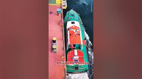 अगर कोई अचानक शिप पर से गिर जाए तो उसको कैसे बचाया जाता है आगे जानते हैं Viralvideo
