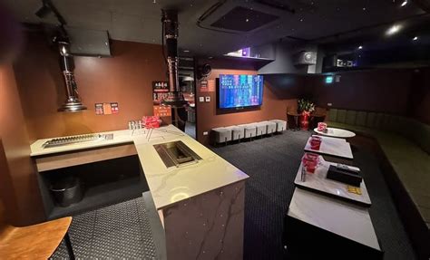 新北第一家自動串烤店！每串20元起，雙人套餐590元18串加兩道蔬食