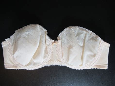 Vintage 80s Maidenform Pretty Shapley Lined Lace Stra… Gem