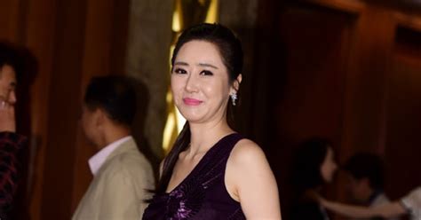 포토엔 최윤슬 시선 사로잡는 초밀착 드레스