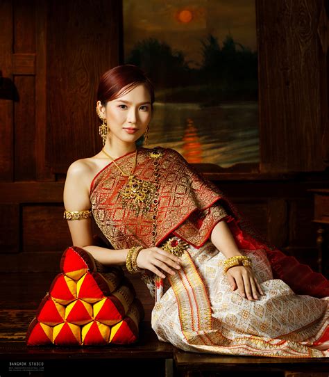 อย่าปล่อยให้เวลาผ่านเลยเปล่า ครั้งนึงในชีวิตต้องมีรูปชุดไทยสวยๆเก็บไว้