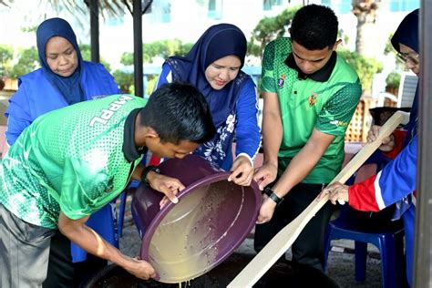 Artikel Perak Kini 20 Kawah Dodol Berjaya Dimasak Melalui Program