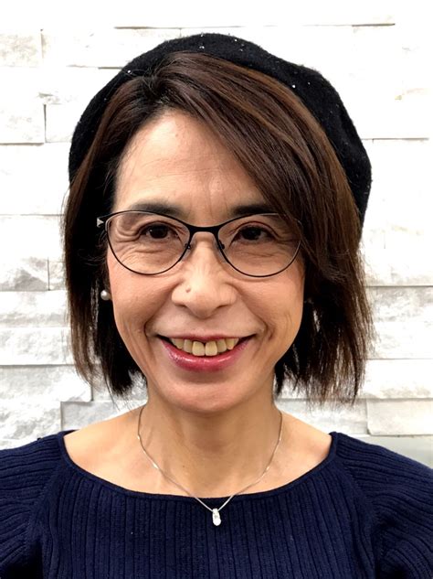 おばさんに見えない、若く見える眼鏡 港区三田 40代50代からの似合うメガネ専門サロンmyamya