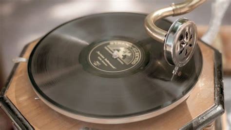 History Of Record Players A Look At 100 Fascinating Years