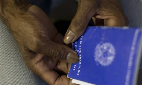 Renda média do trabalhador brasileiro não cresce há quase dois anos