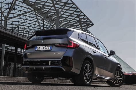 Frozen Pure Grey Mehr Fotos Zum Bmw Ix1 U11 In Italien