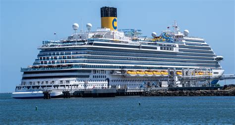 Another Massive Cruise Ship The Carnival Firenze Now Calls Long Beach
