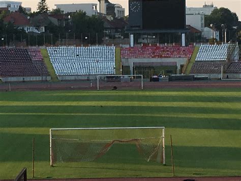 EXCLUSIV Indolență în Ștefan cel Mare Ce se află la mijlocul terenului
