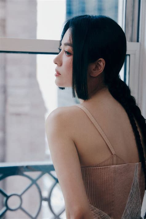 송혜교 멧 갈라 비하인드 컷 공개…실루엣부터 예술이네