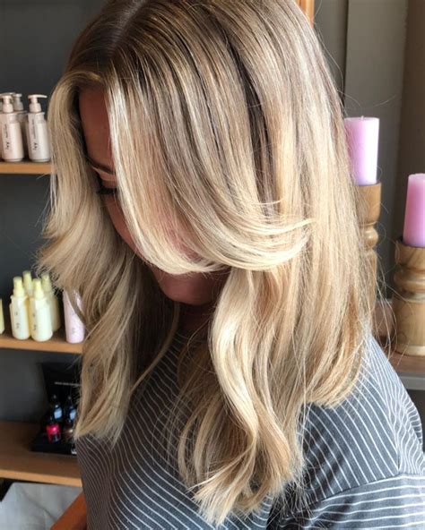 Face Framing AMI Kappers Mosveld Lang Haar Laagjes Voorkant Stijl