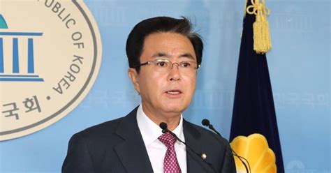한국당서 터져나온 첫 중진 용퇴론김태흠 영남·강남 3선 이상 험지 출마하든가 나오지 말라 조선일보