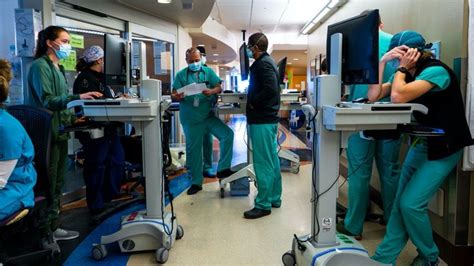 The Us Navy Medical Team Supports Unm Hospital ♥️ Pictured Is Us