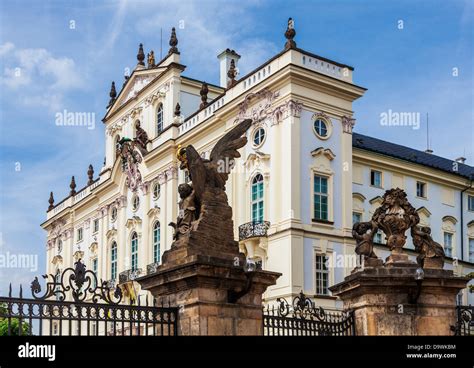 Rokoko Architektur Fotos Und Bildmaterial In Hoher Auflösung Alamy