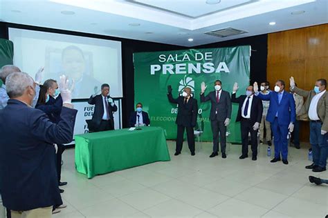 Exdirigentes Del Pld Se Juramentan En La Fuerza Del Pueblo Acento