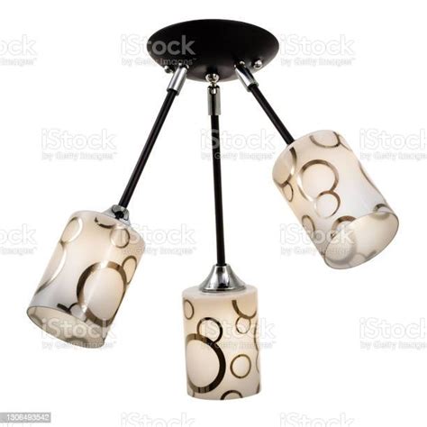 다양한 크기의 황금 반지로 장식 된 흰색 원통형 색조가있는 블랙 3 램프 천장 램프 0명에 대한 스톡 사진 및 기타 이미지 0명 3가지 개체 검은색 Istock