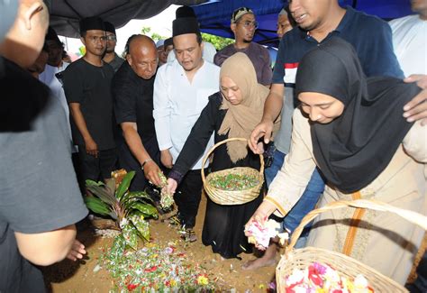 Jenazah Adun Mahkota Selamat Dikebumikan Kosmo Digital
