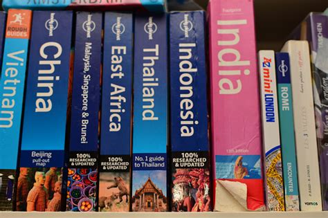 Koleksi Buku Panduan Perjalanan Foto Stok Unduh Gambar Sekarang