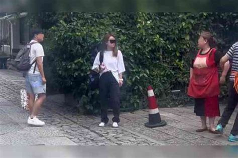 小伙未做核酸进店被拒，对店家破口大骂，称自己不是中国人核酸店家小伙