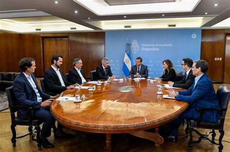 Sergio Massa Anunció Acuerdo Con Las Petroleras Un Sendero De