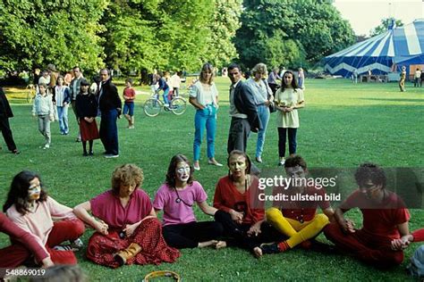 Osho Bhagwan Shree Rajneesh Photos And Premium High Res Pictures