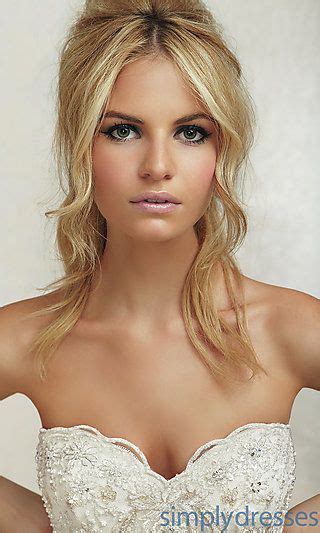 Nude Slinky Girl Pic