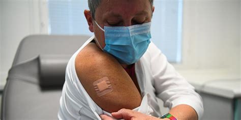 Novavax Vaccine Is 89 Effective Against Covid 19 In Uk Study Wsj